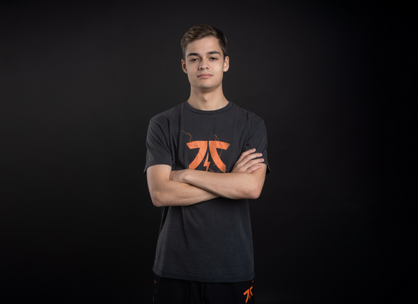 Fnatic Shop – 22 Worlds Logo Lifestyle Tee, Washed Black Bundle2 Regular